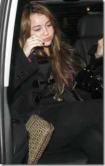 Manuelanorga: Miley Cyrus en el mundo del !Acne!